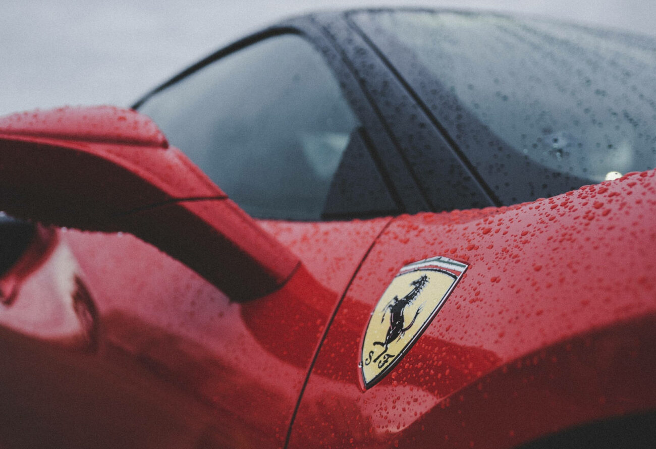 Ferrari défie l'ère de l'électrique : un pari audacieux