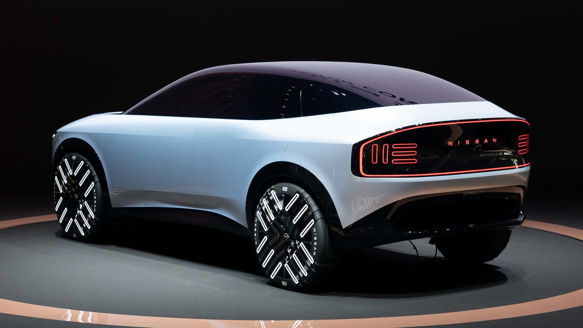 La Nissan Leaf 2026 dévoile son look futuriste et ses performances inédites