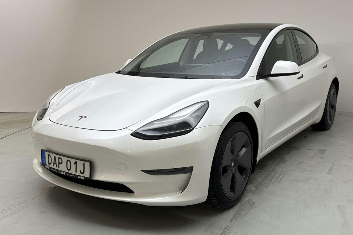 Cette Tesla Model 3 a roulé près de 300 000 km : voici son état et son ...