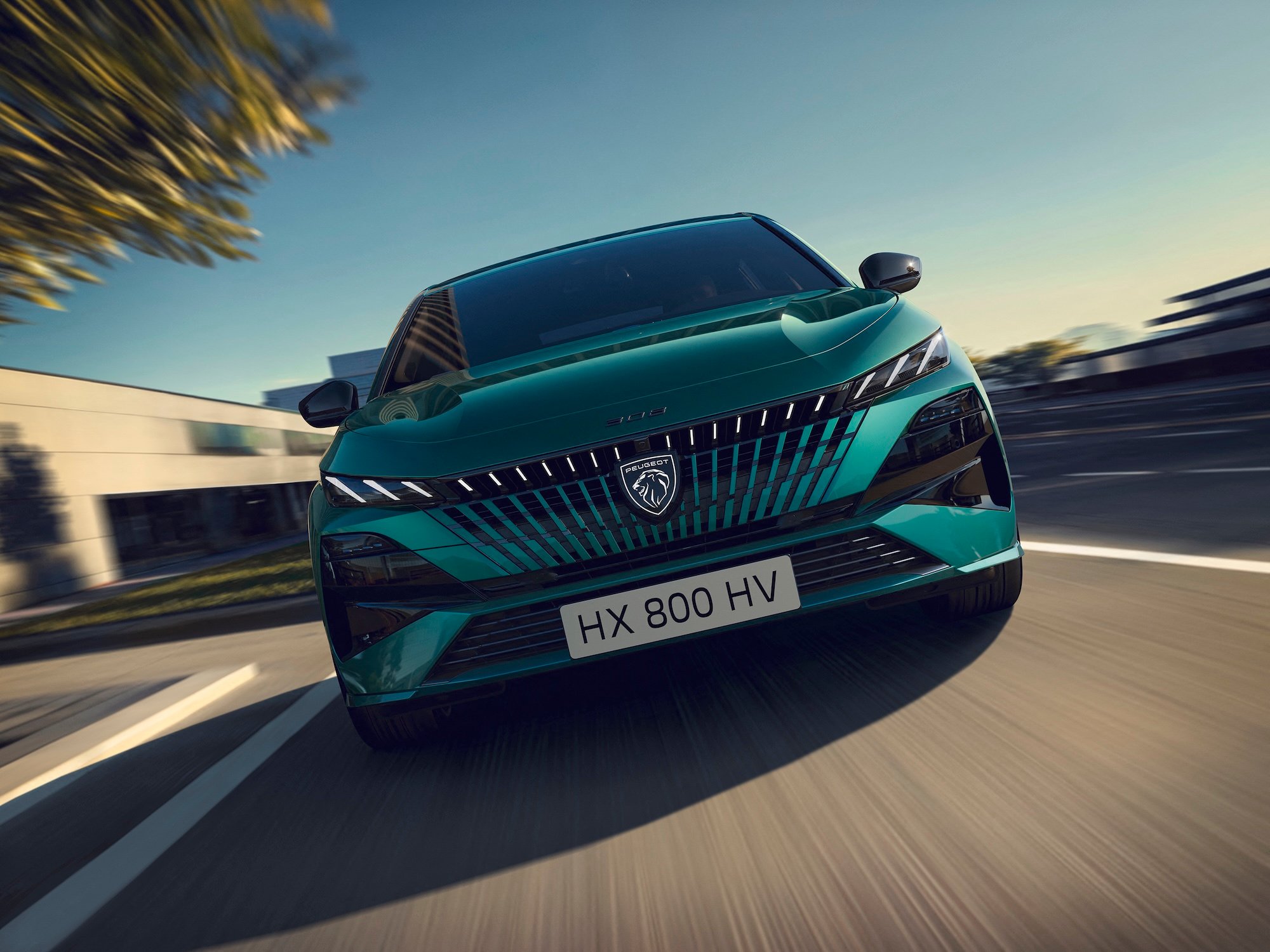 Nouvelle Peugeot E-308 : plus belle, plus endurante, mais toujours ...
