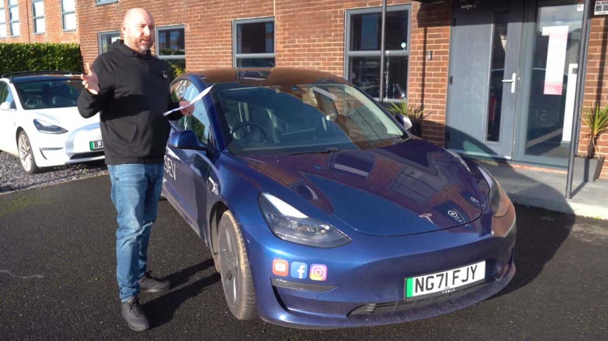 Cette Tesla Model 3 affiche 380 000 km : voici ce qui a cassé en premier