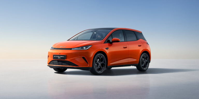 BYD Dolphin G : la nouvelle compacte hybride rechargeable à plus de 1 ...